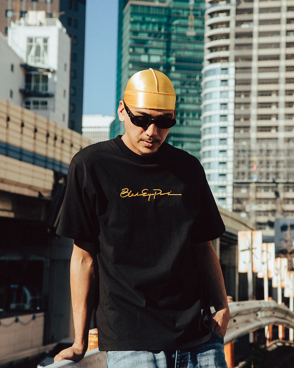 AUTOGRAPH LOGO TEE WHITE – BlackEyePatch